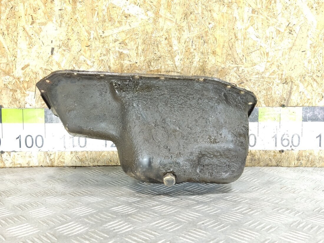 Поддон двигателя VOLKSWAGEN Polo 1994-1999 032103601F