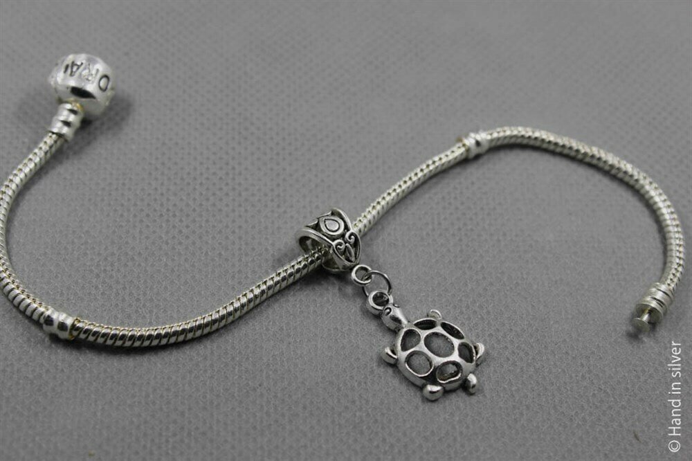 Шарм Handinsilver ( Посеребриручку ), металл