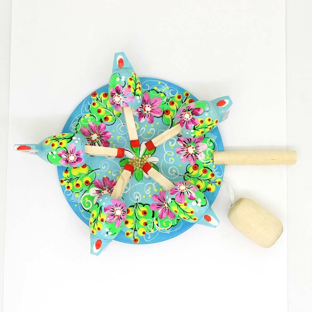 Куры клюющие Богородский динамический сувенир