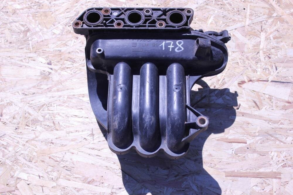 Коллектор впускной SKODA Fabia 2007 2015 03D129743K