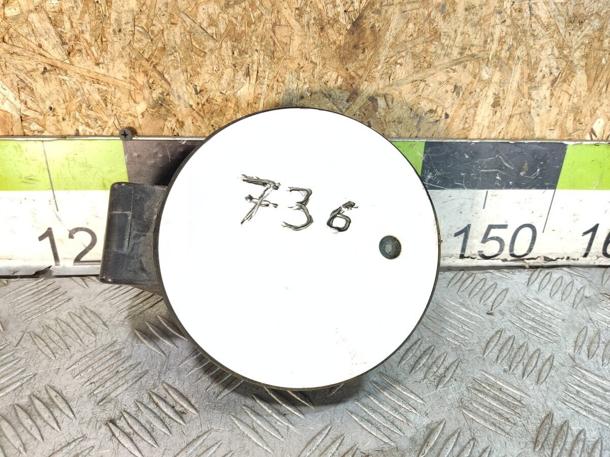 Лючок бензобака FORD Fiesta 2001-2008 2S61A27936