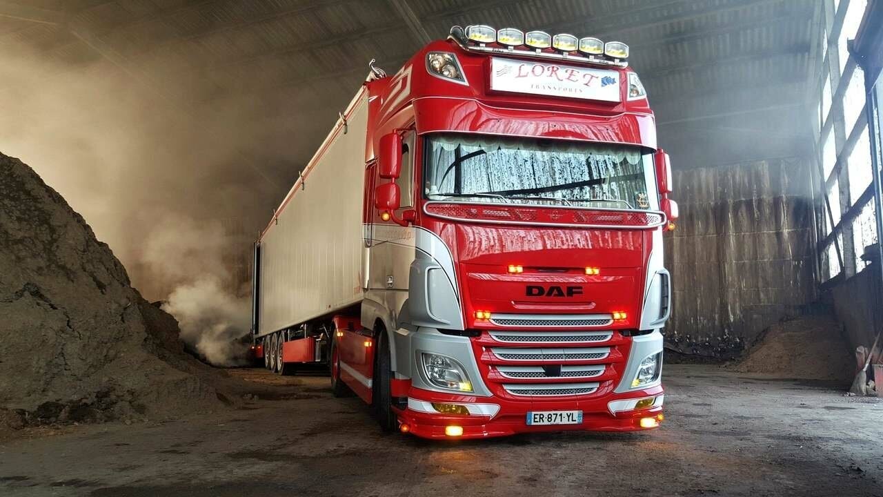 Картина на холсте 110x60 LinxOne "Авто, машины, мото" интерьерная для дома / на стену / на кухню / с подрамником