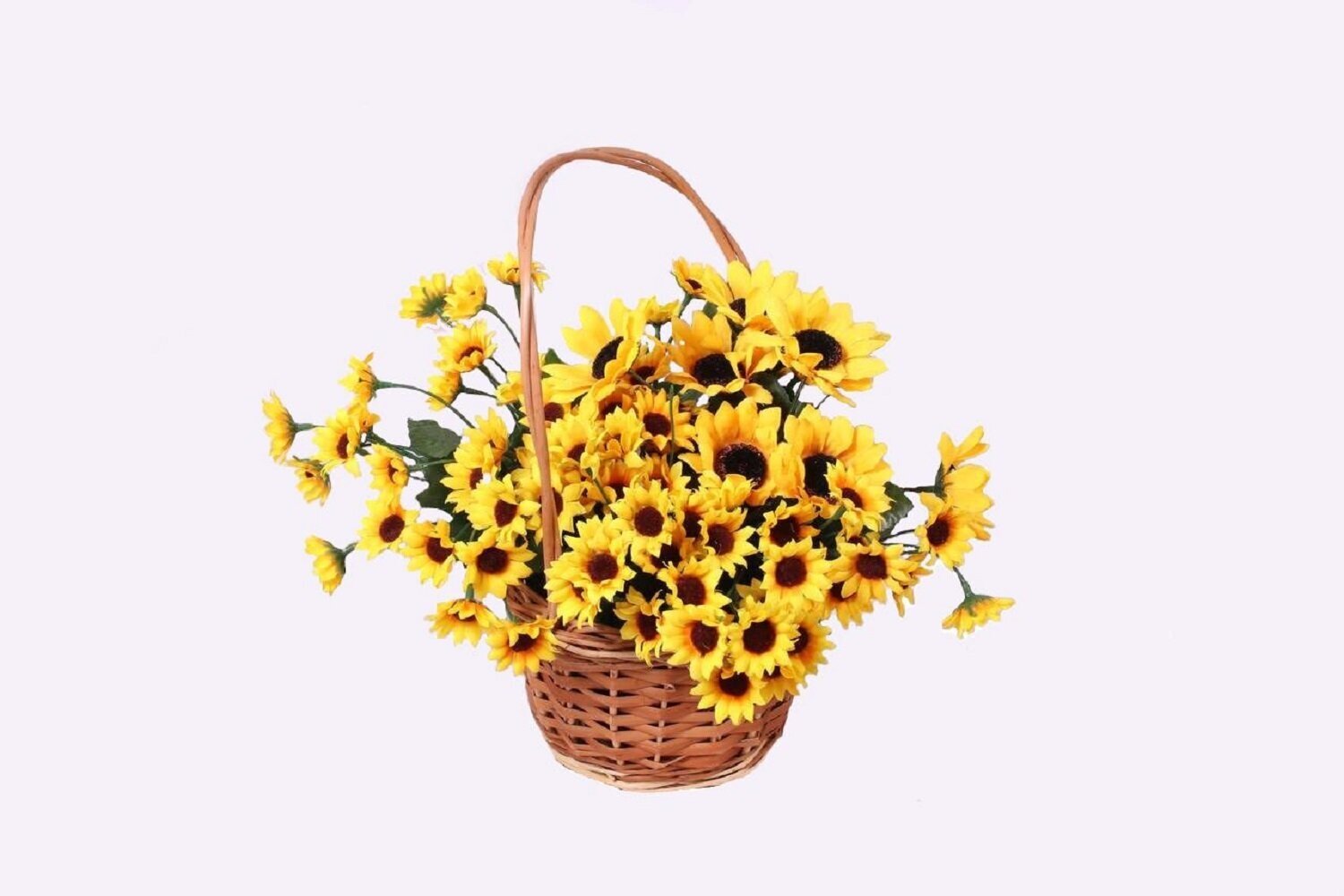 Искусственные подсолнухи в плетеной вазе от бренда Holodilova