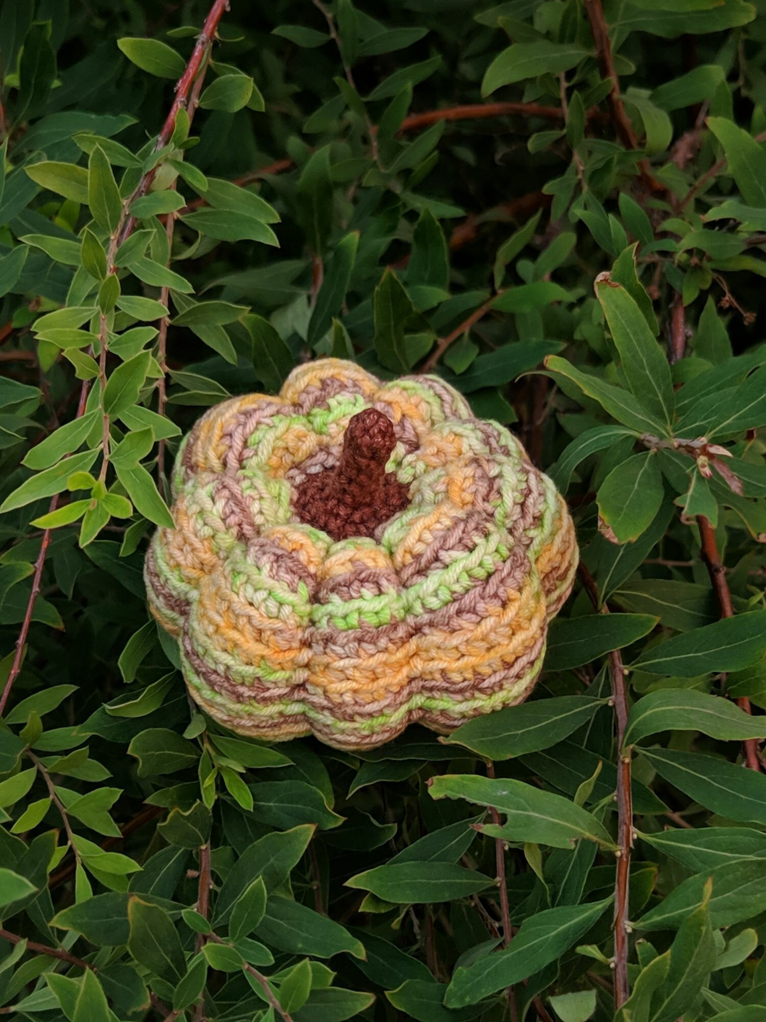 Мягкая игрушка - сувенир "Тыква большая - 8см". Осенний декор. Вязаная еда. Ручная работа