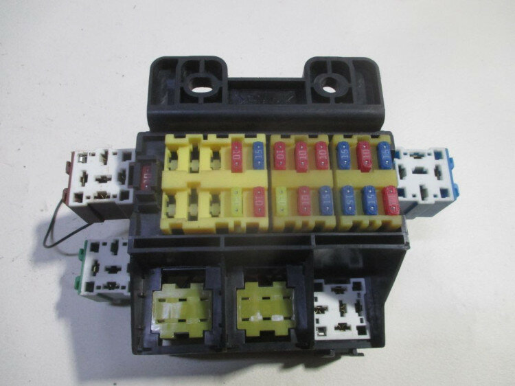 Блок предохранителей салонный 96539835 Шевроле Авео Т200 - DK-100