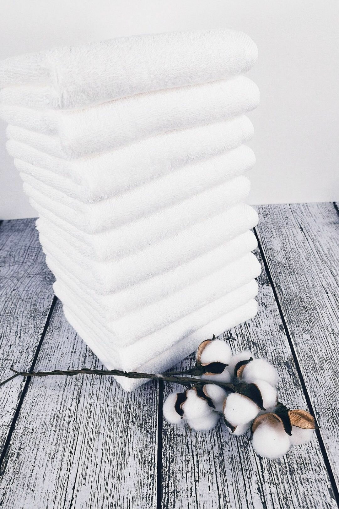 Полотенце махровое белое 35х75см