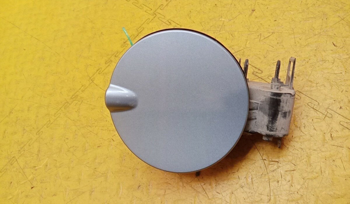 Лючок бензобака Aveo (T300) Chevrolet 95024126