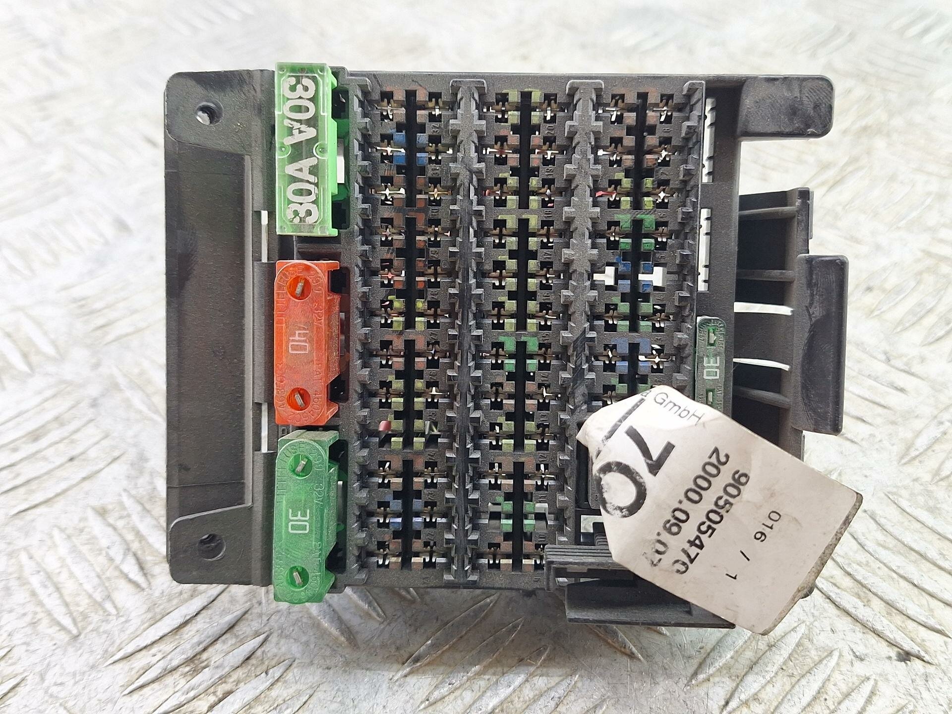 Блок предохранителей Opel Vectra B (1995 - 2000) 90505470