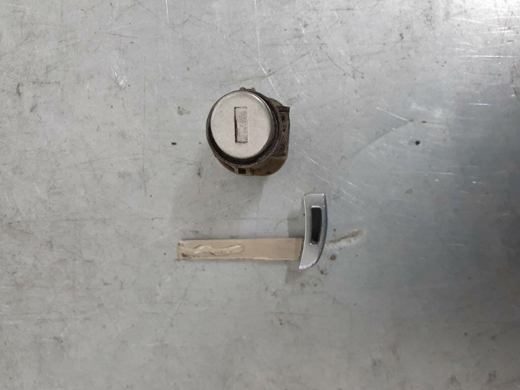 Личинка дверного замка BMW 7 E65/E66 2002