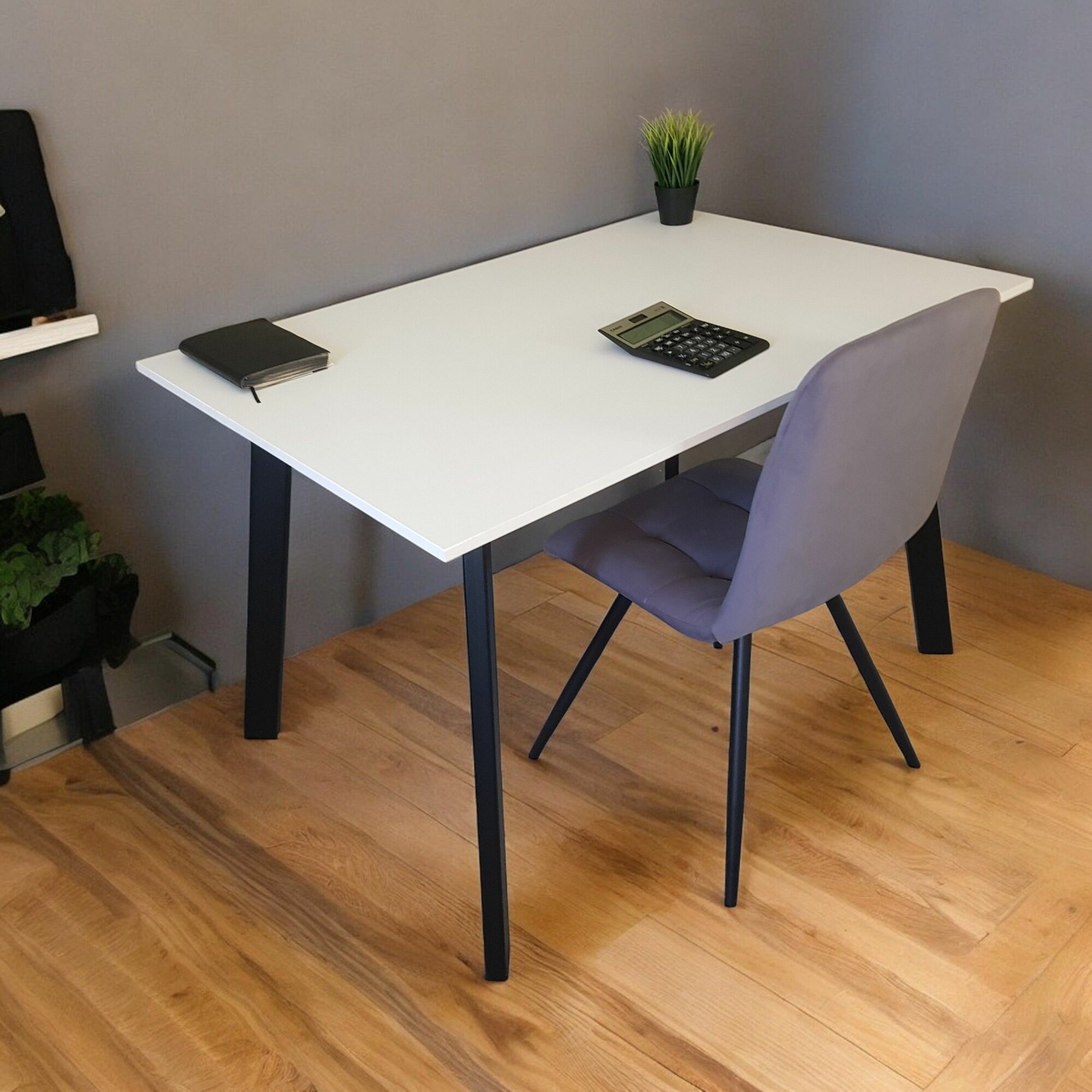 Компьютерный стол/ Лофт, цвет столешницы Белый, 140*80 см. Ножки ник черные