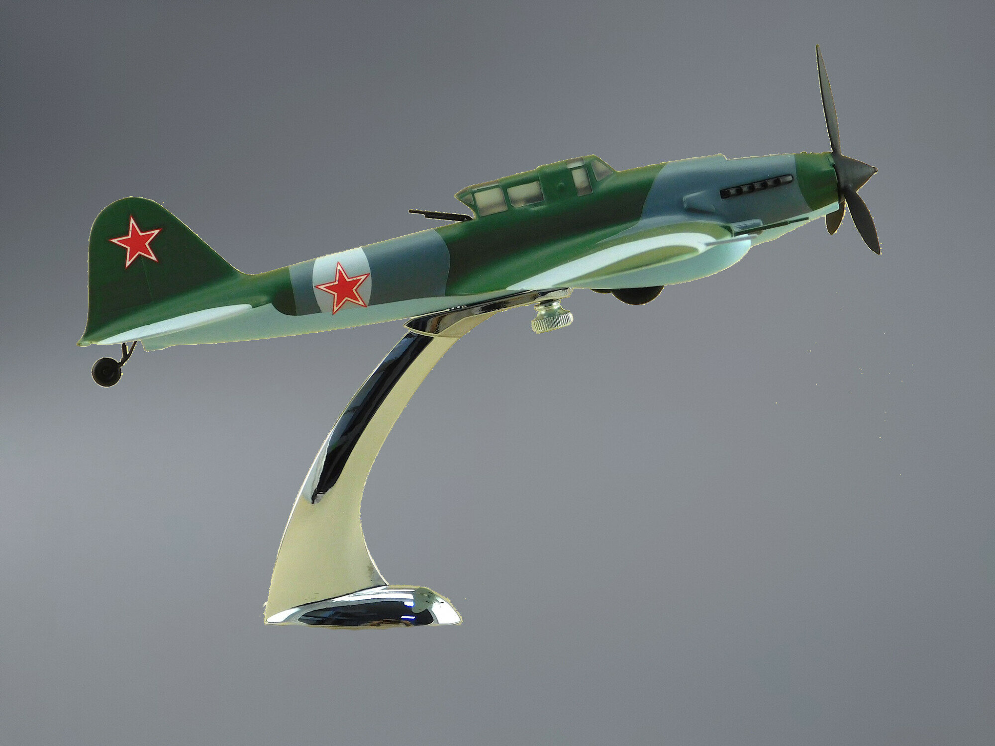 Самолет ИЛ-2 (Камуфляж) [Готовая модель] (1:48)