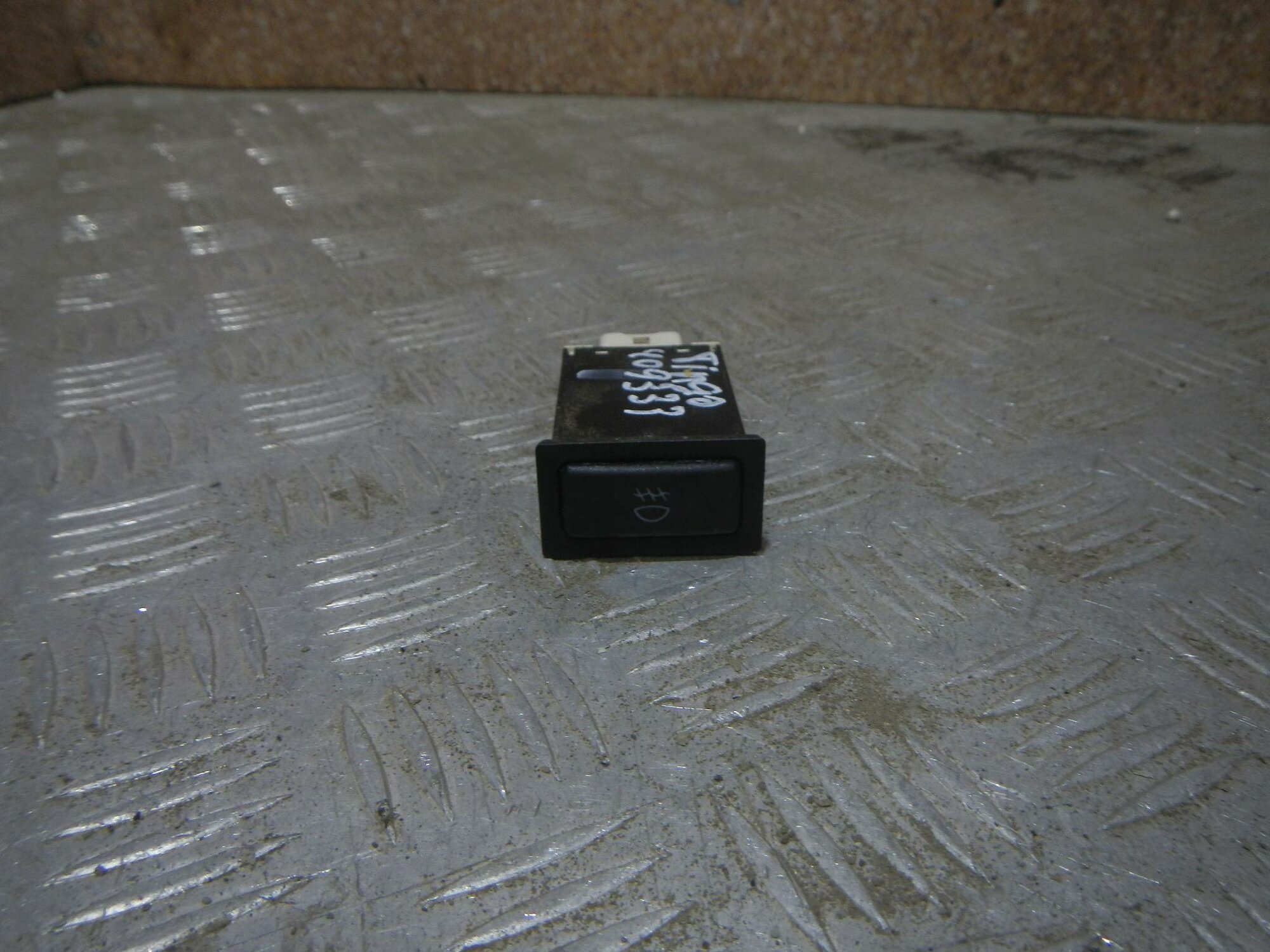 Б/У Кнопка противотуманки, Vortex (Вортекс)-TINGO (12-15) Vortex TINGO (12-15) Передних. Потертости. 409333 VORTEX арт. T...