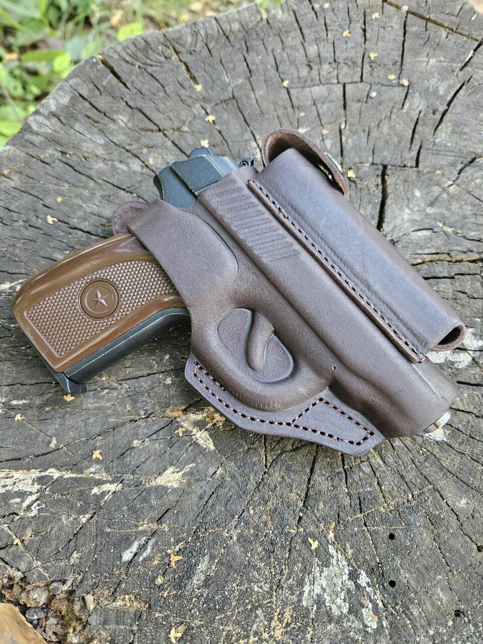 Кобура поясная формованная с отсеком для запасной обоймы, натуральная кожа, закрытого типа