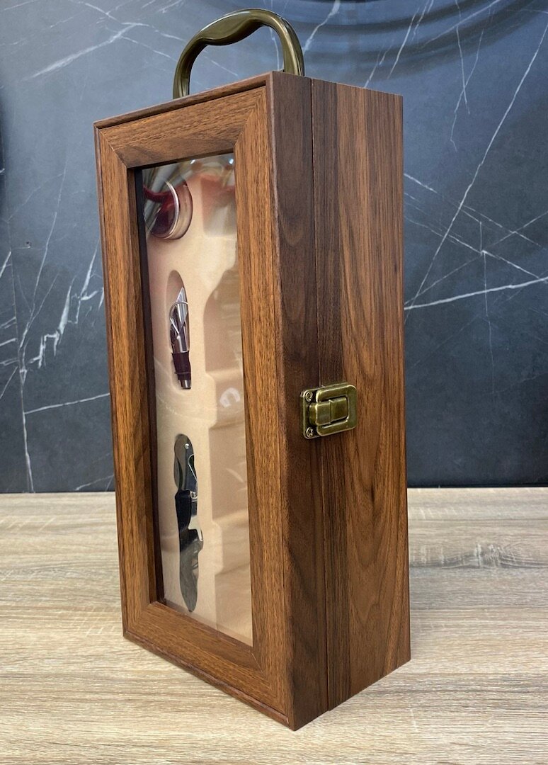 Шкатулка для вина с набором сомелье Theo Casaentera CE12-10705048 коричневый 180х105х370h