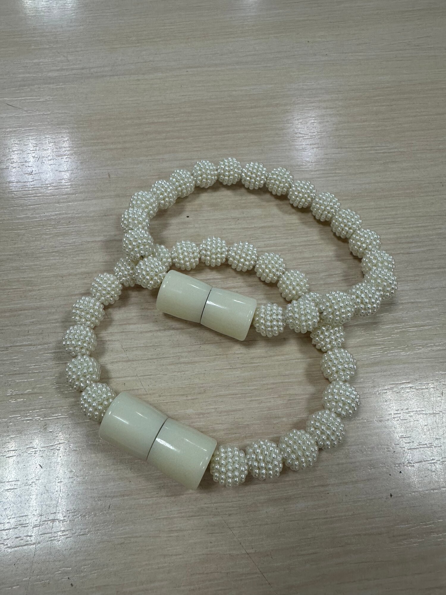 Подхват для штор на магните жемчужные бусинки молочные, 1шт