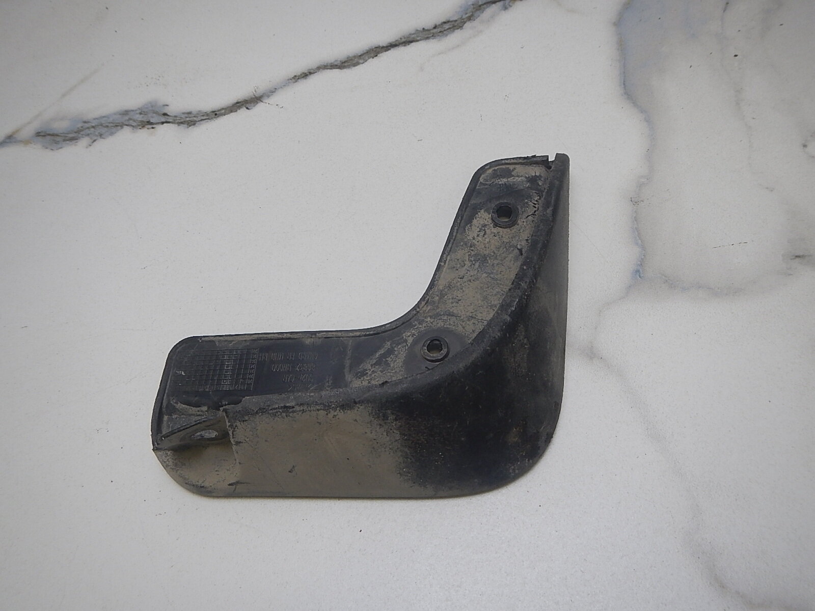 Б/У Брызговик передний правый, Hyundai (Хендэ)-CRETA (21-) HYUNDAI CRETA (21-) Царапины, деформация на креплении. 626702...