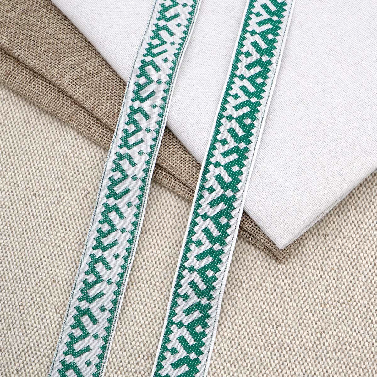 Лента жаккардовая 'Славянский орнамент Оберег', 24 ммх25 м (белый/зеленый), Красная лента