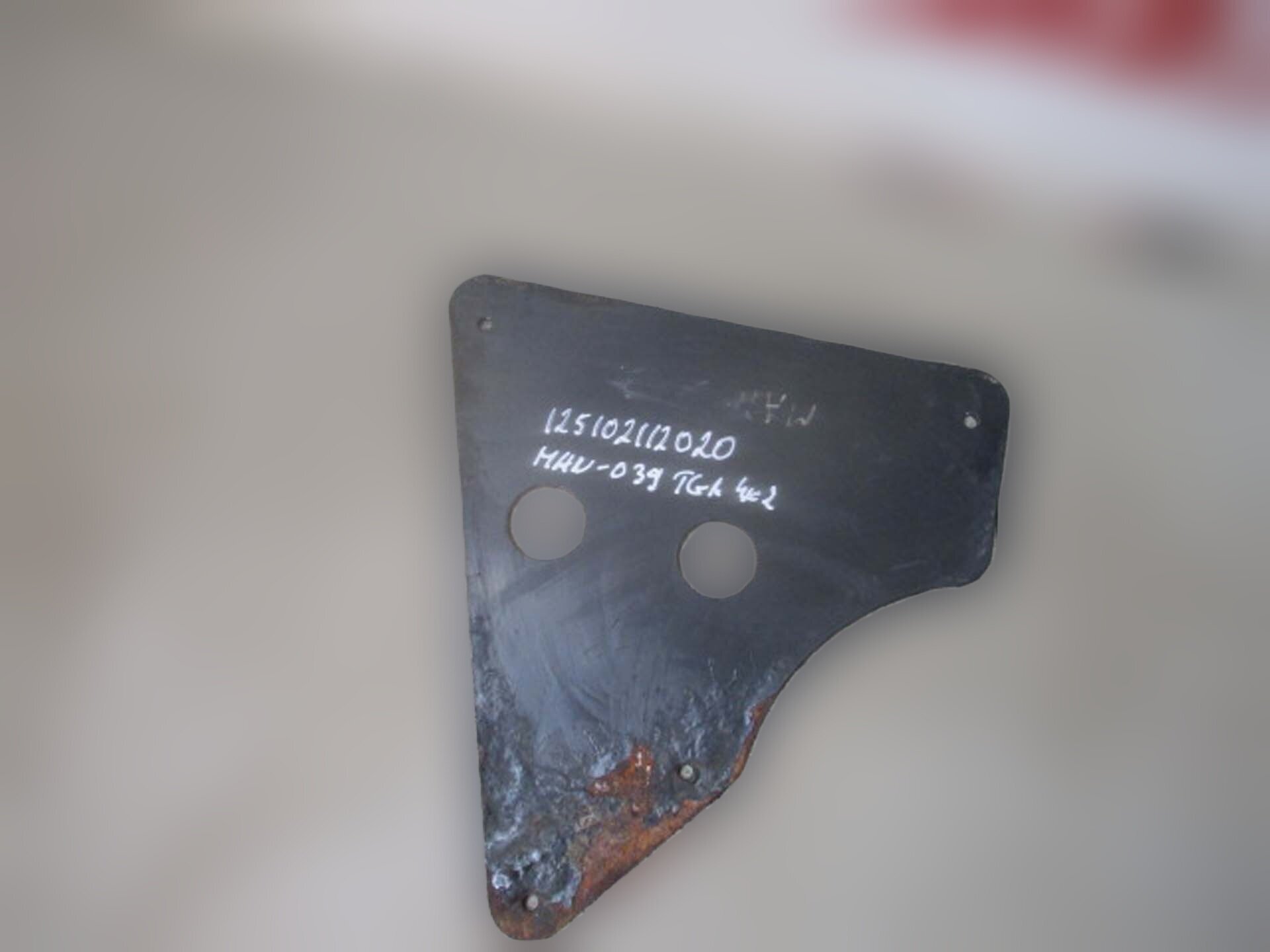 Кронштейн подкрылка передний MAN TGA, TGS