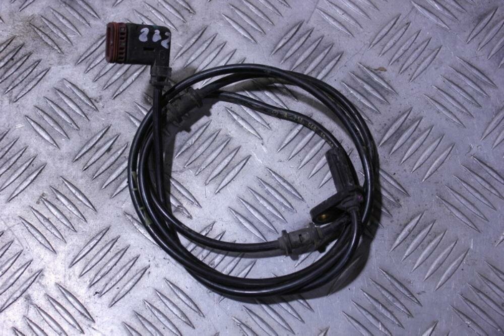 Датчик ABS задний левый MERCEDES E w211 2115401217