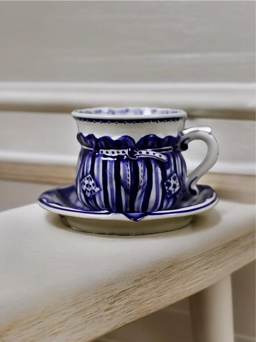 Чайная пара "Скоморохи: мальчик" 250 мл