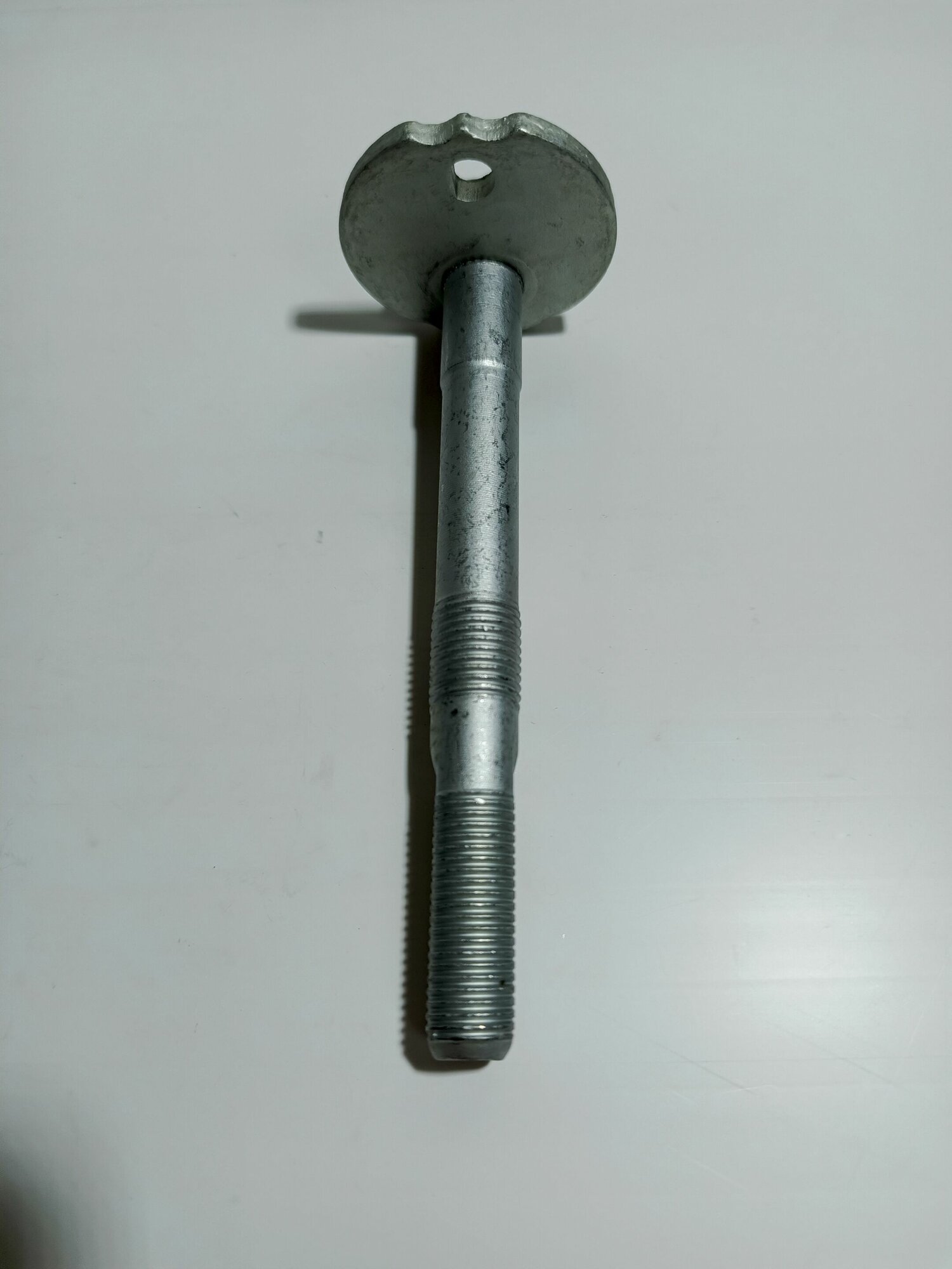 Болт нижнего рычага подвески JAC T6 [2.0 16V 6MT пикап 4X4 Turbo] 2904360P3010