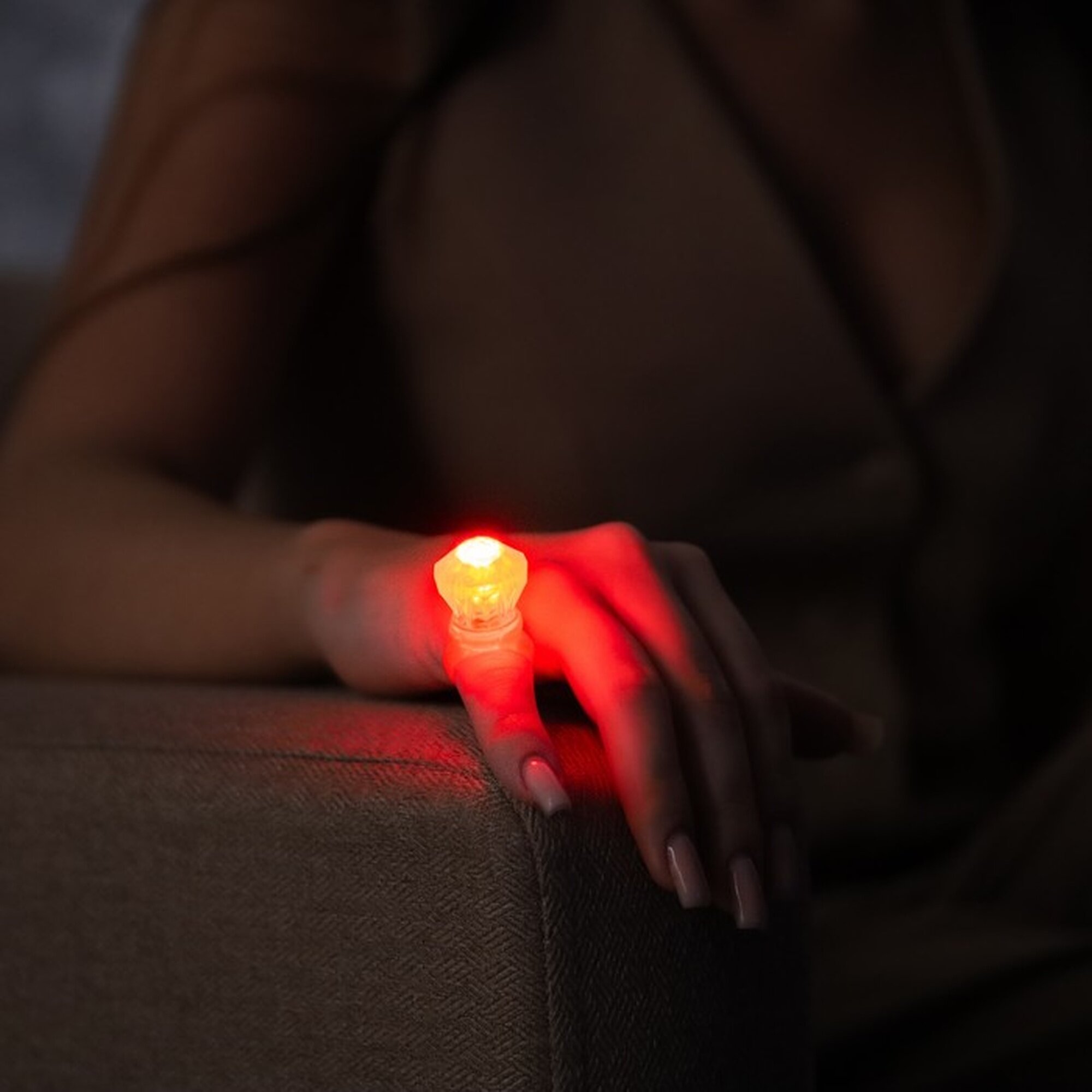 Световой аксессуар «Кольцо красное», 3×2.2 см, батарейки AG13×3 (в комплекте), свечение RGB