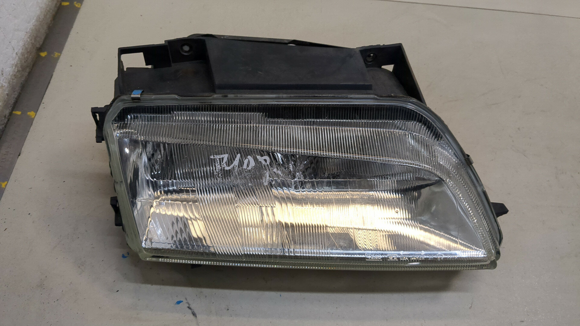 Фара (передняя) правая Citroen Xantia Б/У