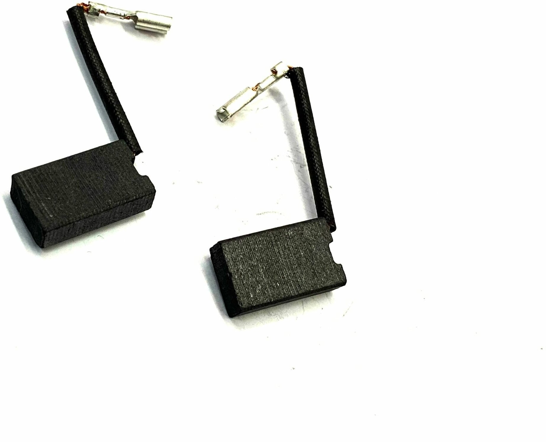 Щетки угольные 6*12*20мм(2шт) поводок, клемма-мама Интерскол П-45