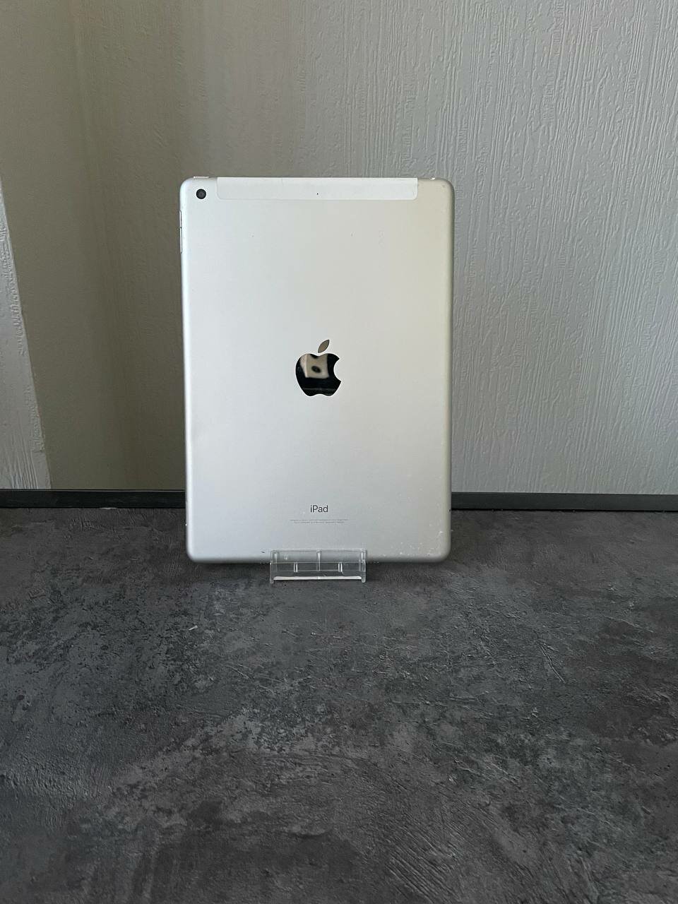 9.7" Планшет Apple iPad 6 2018, 2048×1536, Wi-Fi+ Cellular, 2/128 ГБ, серебристый