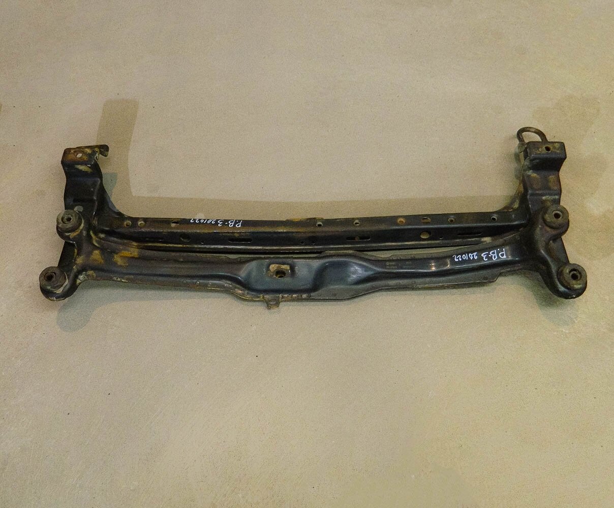 Балка передняя поперечная VW Passat B3 1.8 `