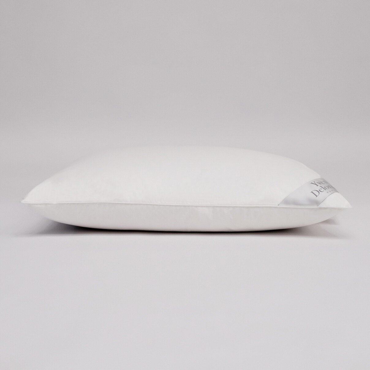 Подушка Yves Delorme Основной Средний (Basics Medium) Белый (White) 50x75 см