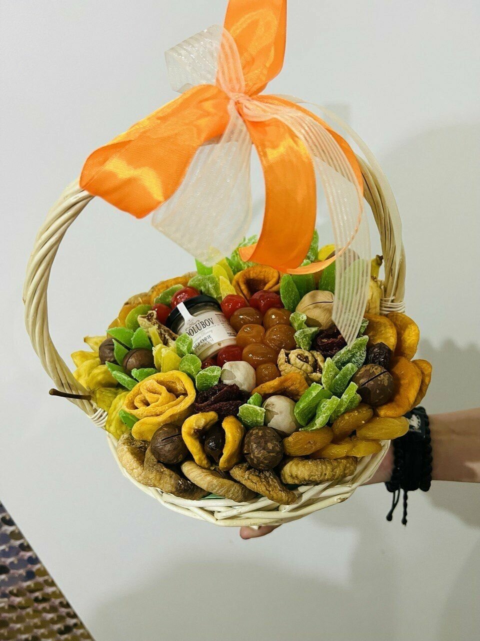 Корзина с сухофруктами. Съедобный подарок