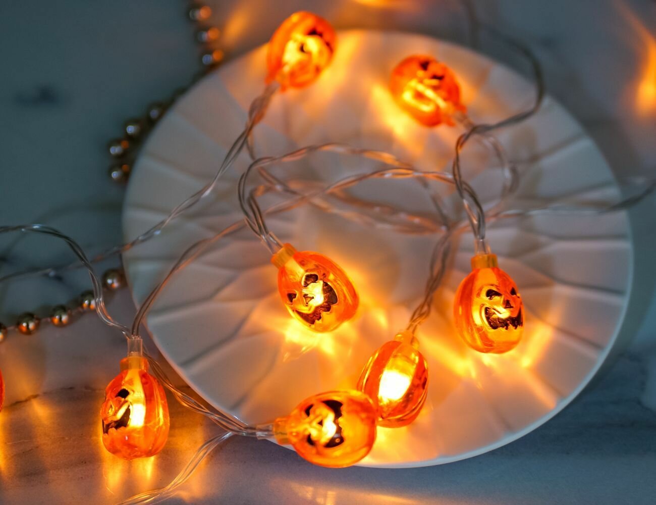 Декоративная светодиодная гирлянда, 135+30 см, 10 тёплых белых LED-огней, батарейки, Koopman International