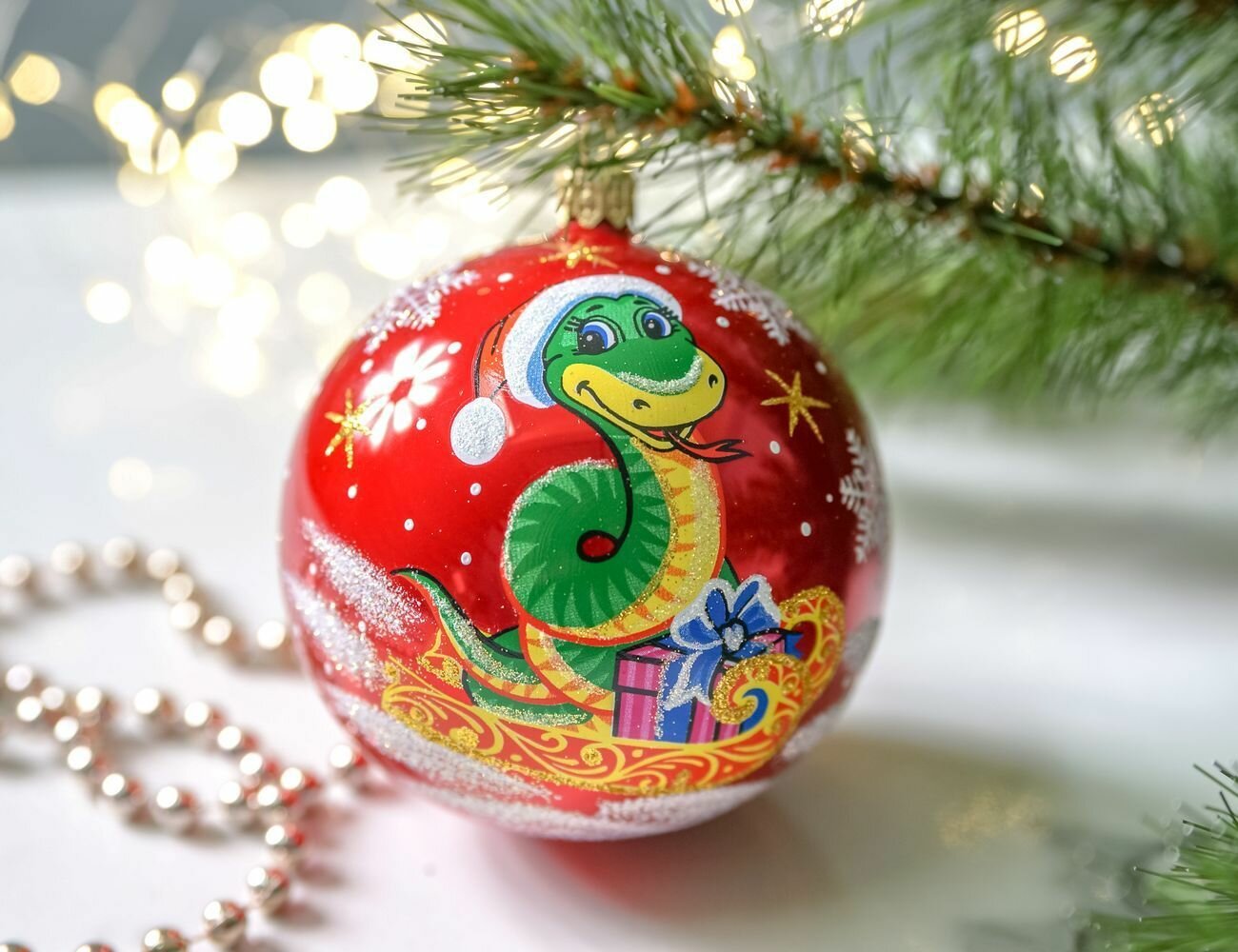Ёлочный шар чаки — змея на санках, стекло, красная, 95 мм, Елочка С475-змея-2-кр