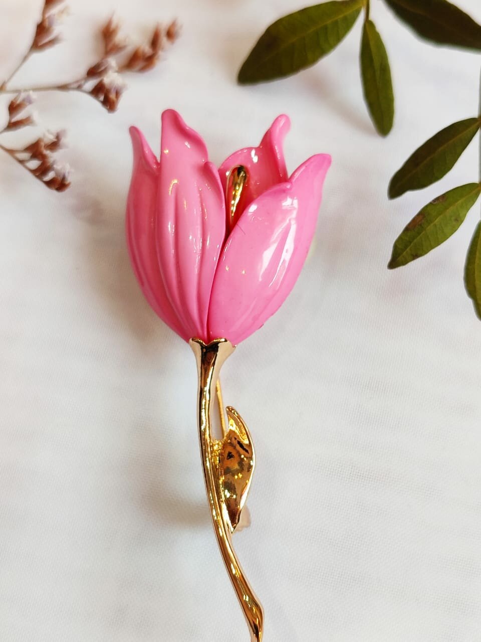 Брошь, пластик