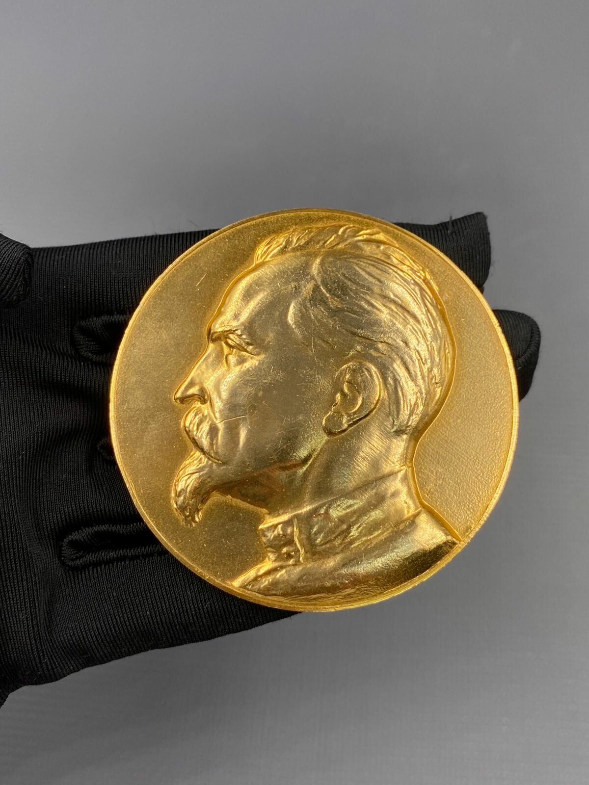 Настольная Медаль "70 лет ВЧК - КГБ Дзержинский" Ал омедненный, д-65