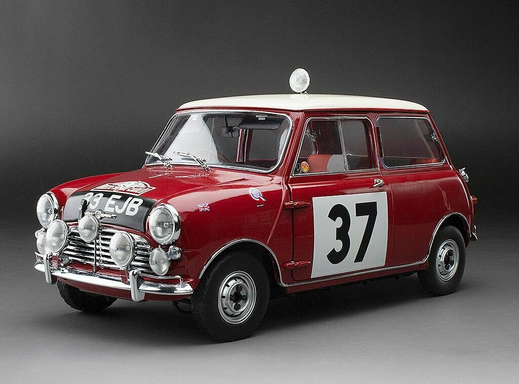 SunStar 1/12 Scale Mini Cooper 37 Die-Cast Model Car в красном цвете