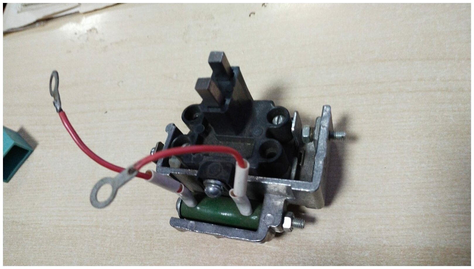 Щеткодержатель генератора (ЗИТ г. Самара) 3701010А-Г273 / для а/м КАМАЗ / Г273-3701010-02 - арт. Г273-3701010-02