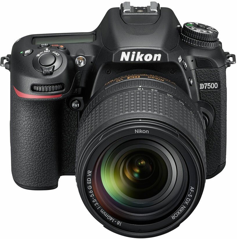 Nikon D7500 Kit AF-S DX 18-140mm f/3.5-5.6G ED VR