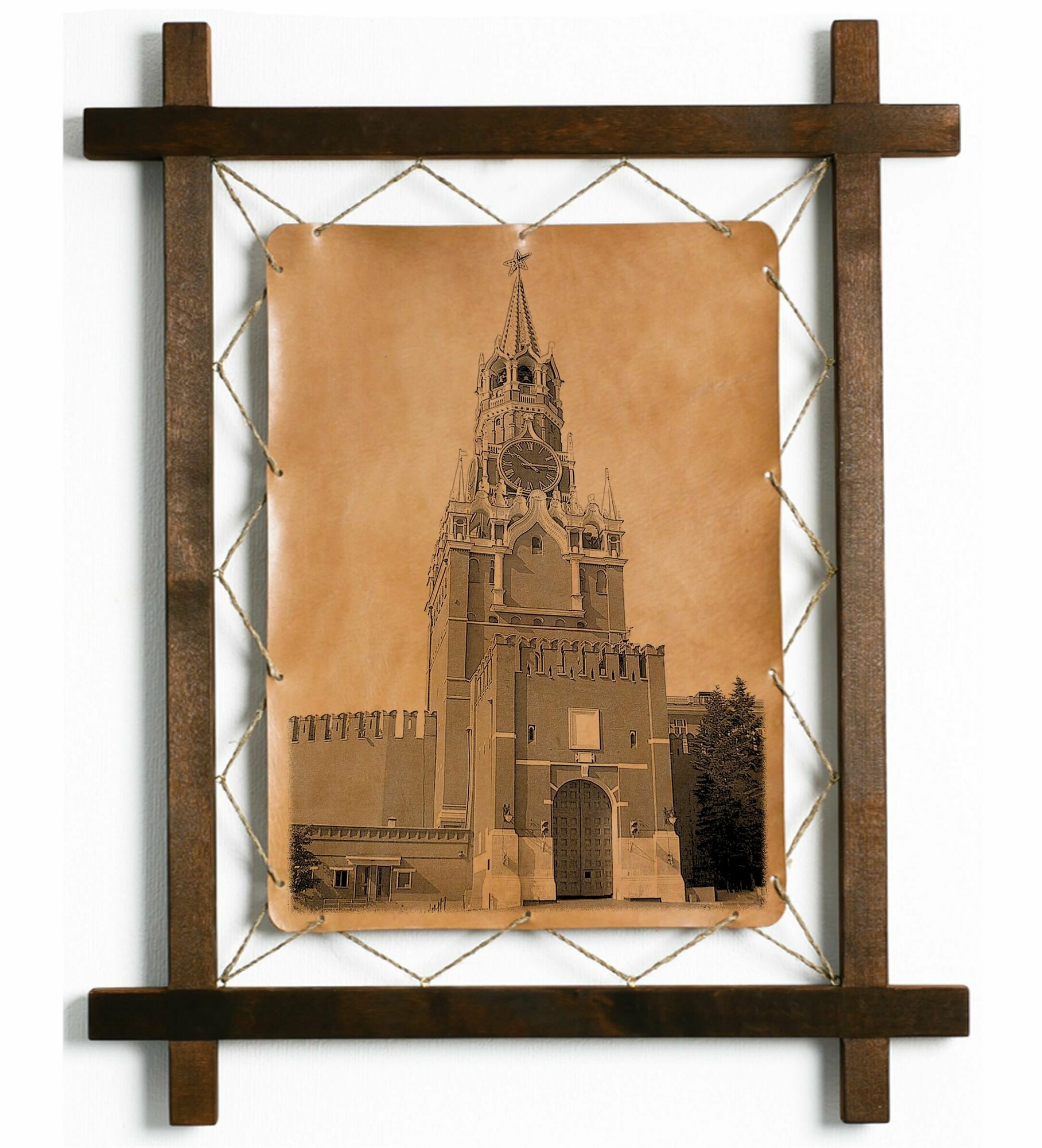 Интерьерная картина из натуральной кожи "Спасская башня, Москва", декоративное настенное панно в деревянной раме, BoomGift