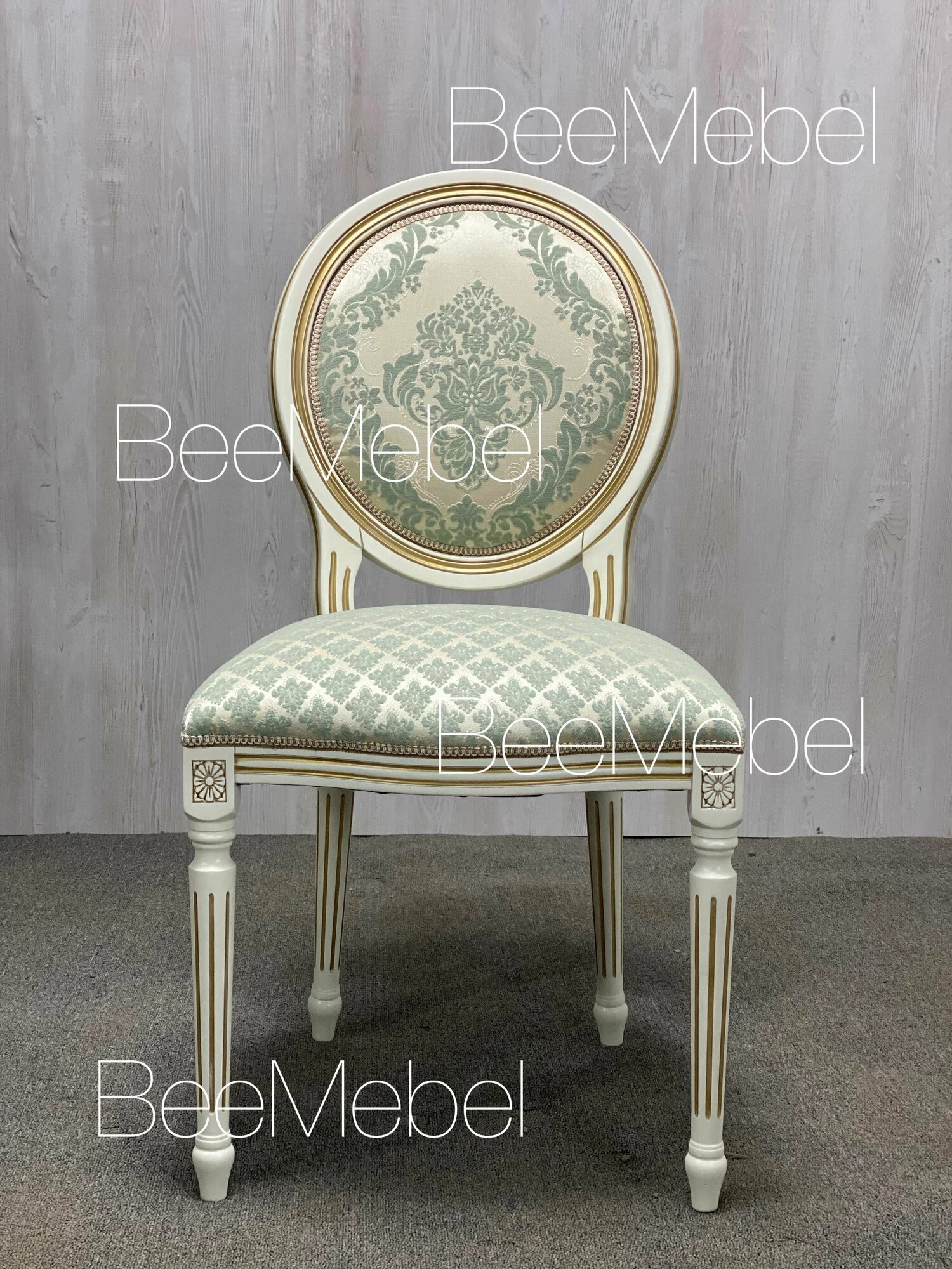 Стул"Медальон" из массива бука