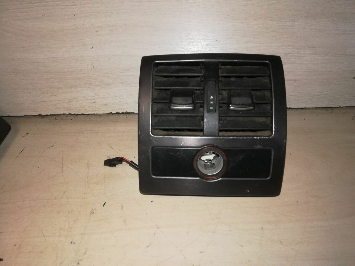 Дефлектор центральный задний Audi A6 C5