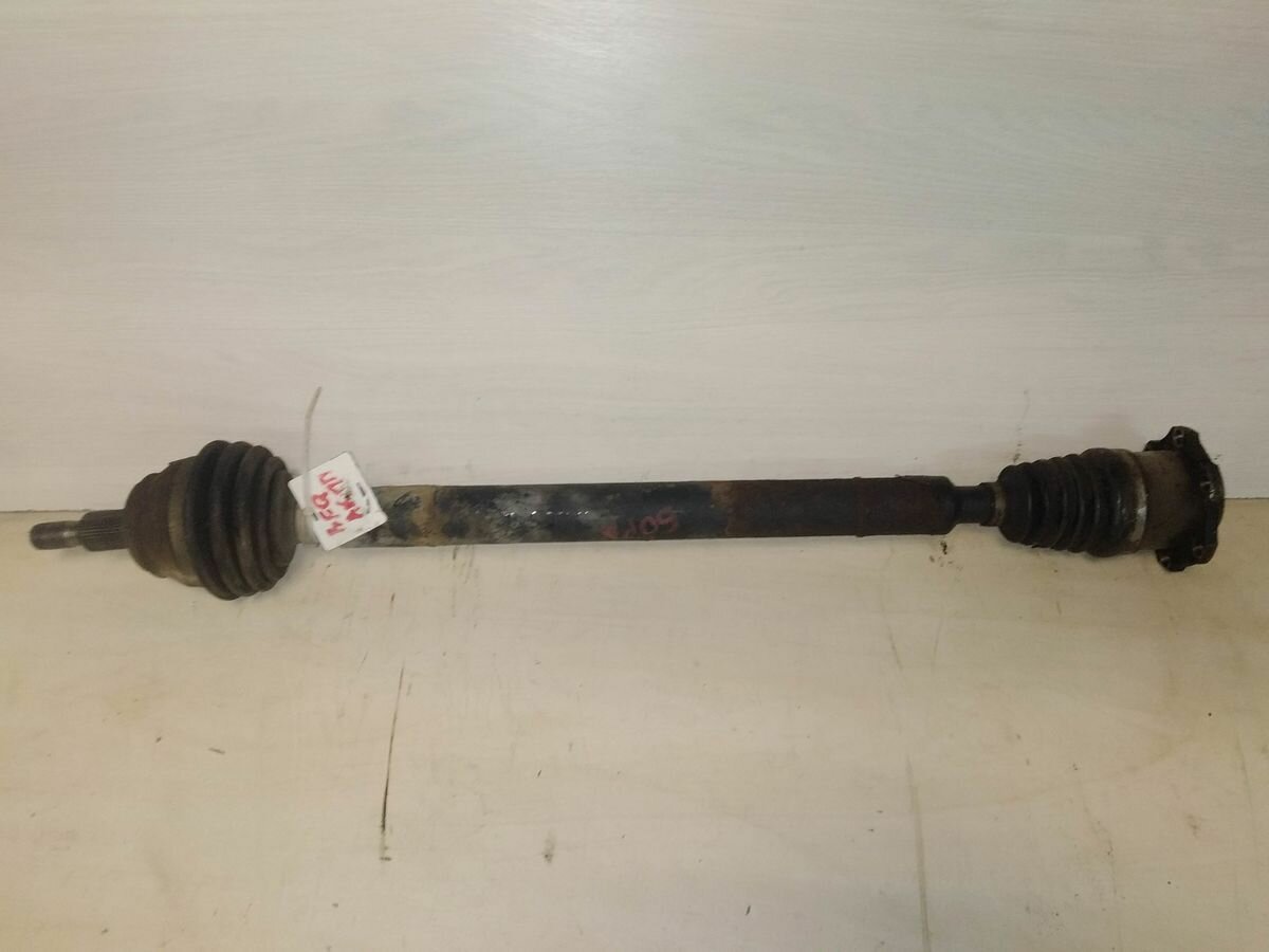 Привод передний правый Volkswagen Golf 4 Bora 1.6 1J0407272CS