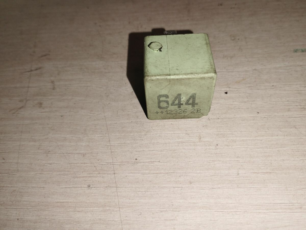 Реле №644 Audi 100 C3