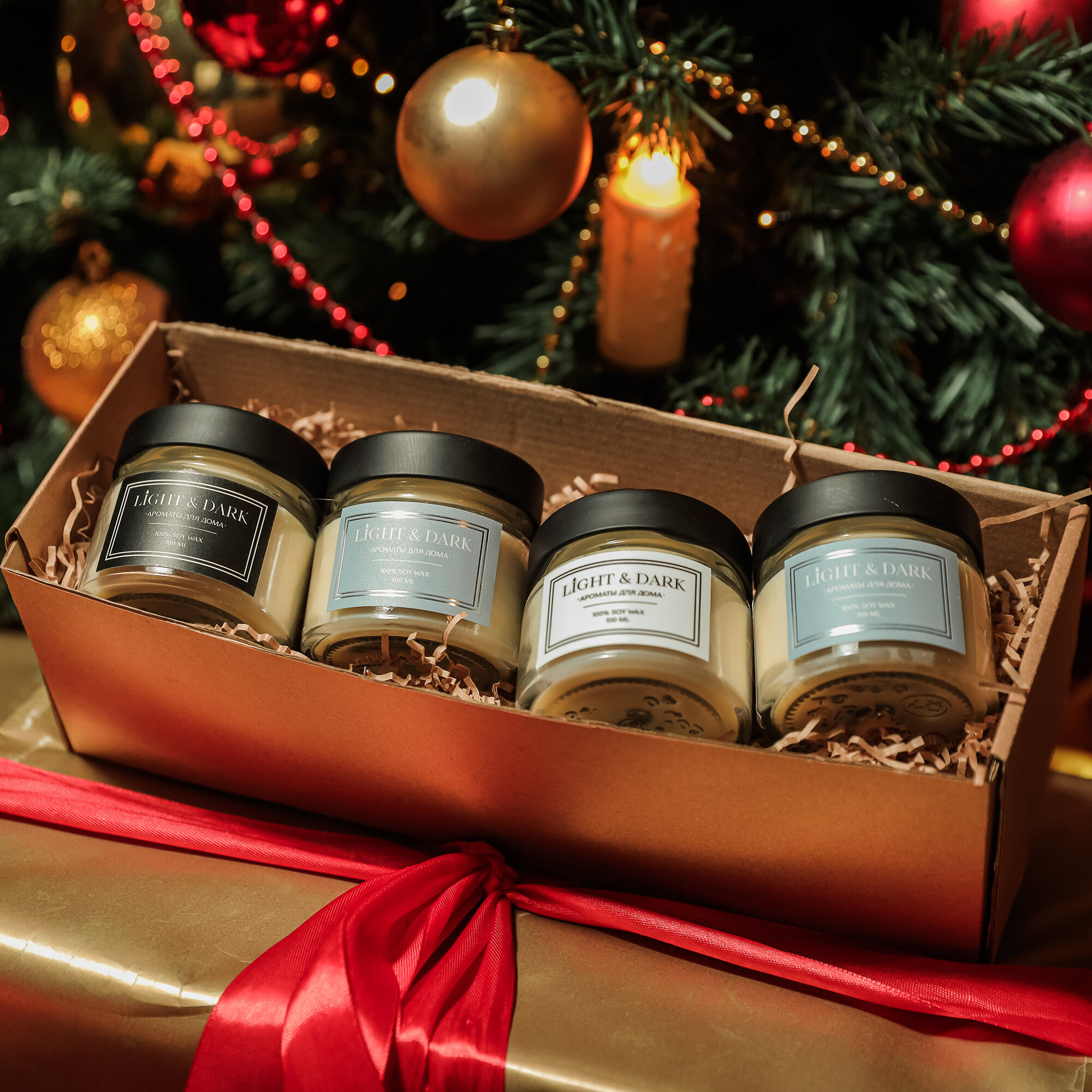 Набор ароматических свечей с деревянным фитилем 4шт Temptation, Christmas mood, Miracle, Caramel Cinema