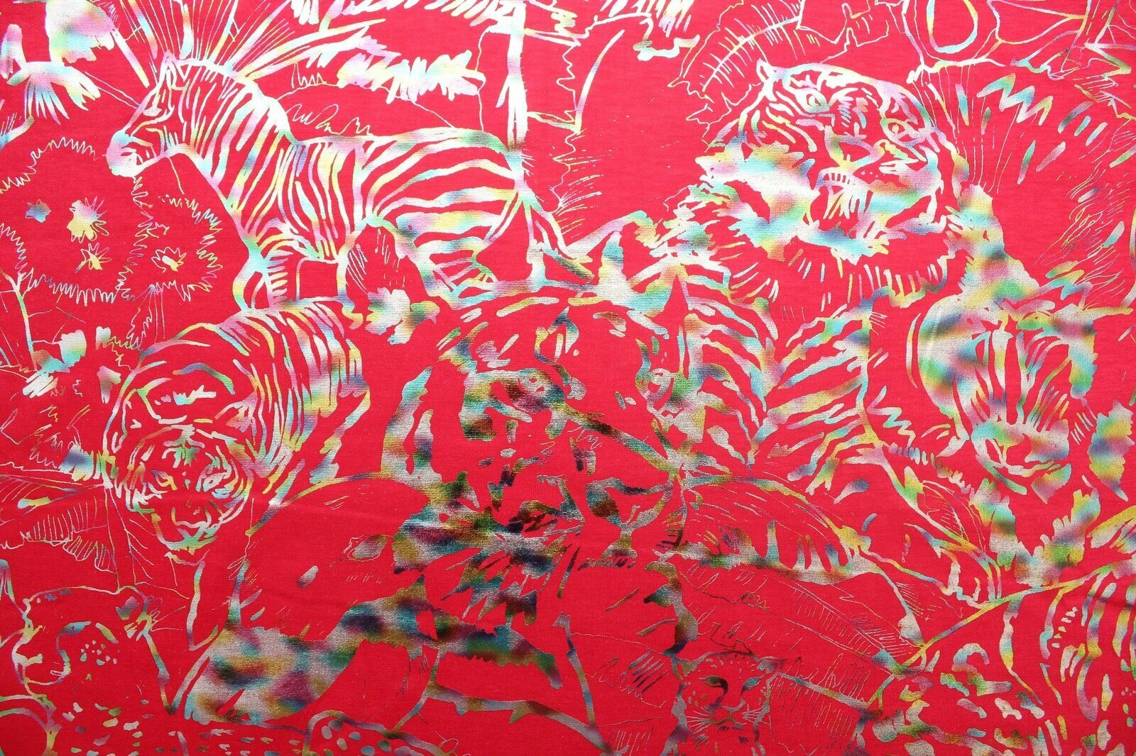 Ткань Трикотаж-хлопок стрейч с голографическим напылением на красном фоне, ш134см, 0,5 м