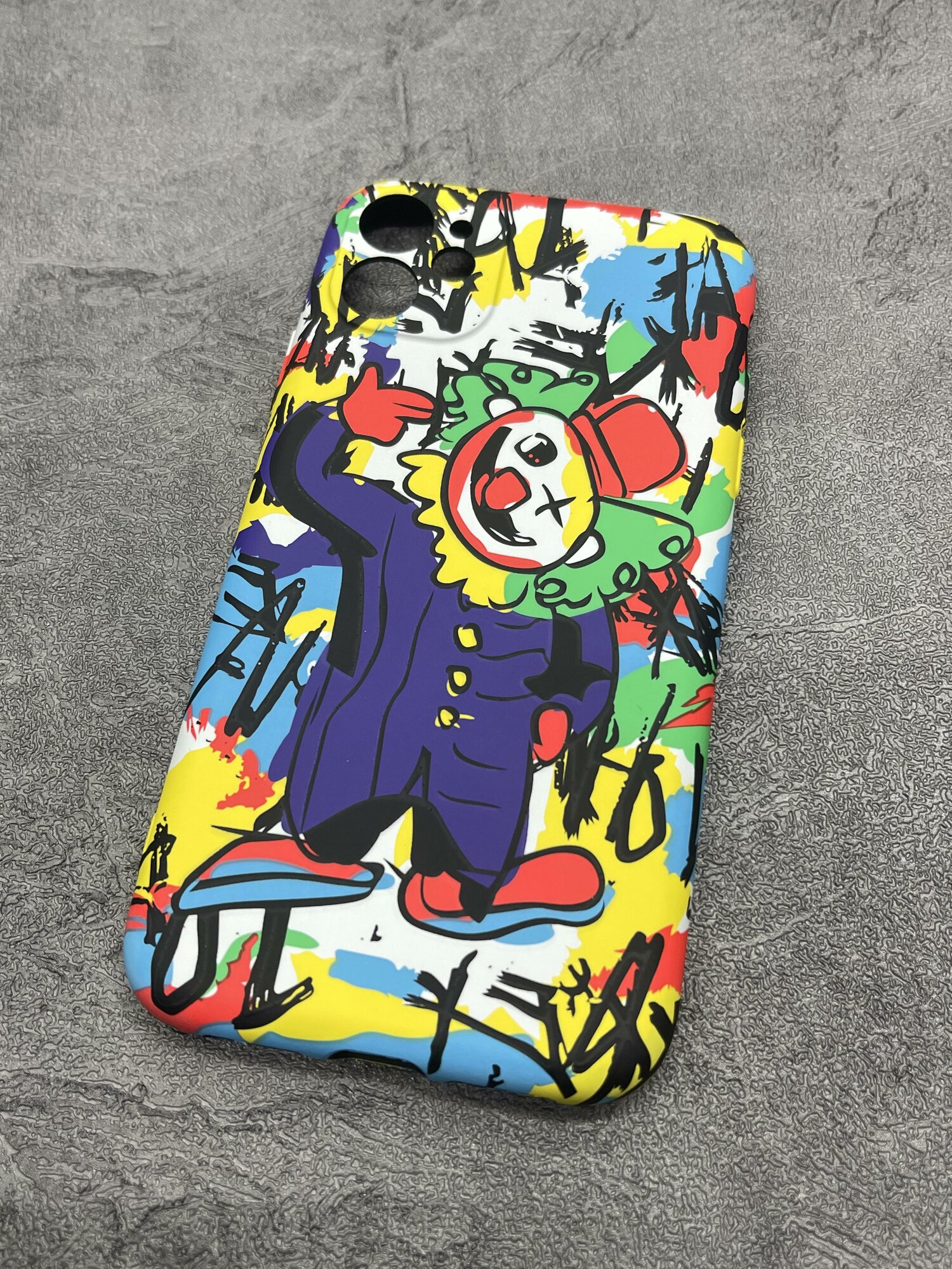 Чехол на iphone 11 , защитный кейс Luxo на айфон 11 кавс , soft-touch , с флуоресцентным рисунком Kaws