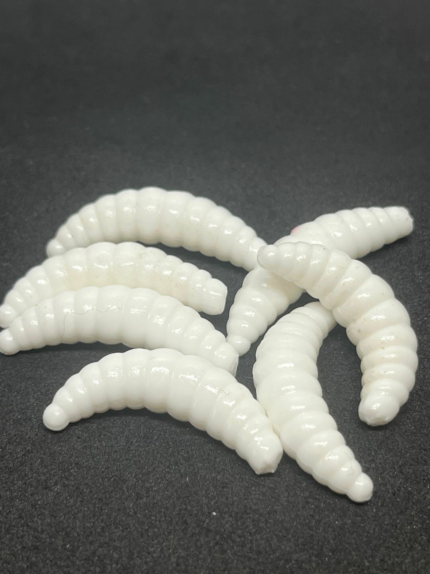 Съедобная, плавающая силиконовая приманка. Maggot 1.3 белый