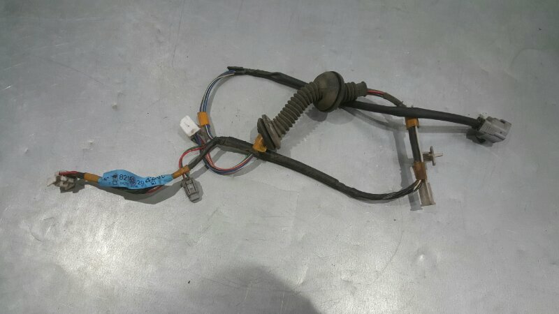 Электропроводка двери Toyota Carina ED ST202 3S-FE 1993 задн. прав. (б/у) 8215320420