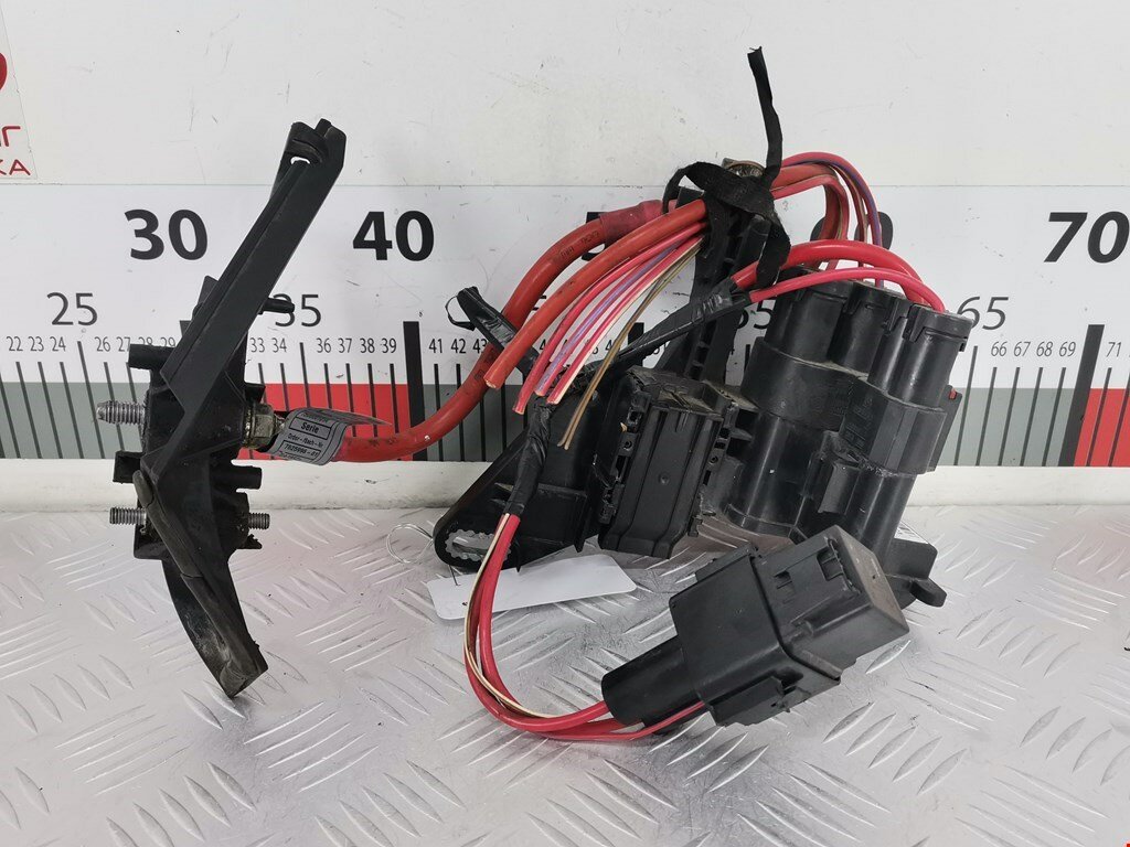 Блок предохранителей BMW 3-Series (F30/F31/F34/F35) 61149356156 арт. 1569610